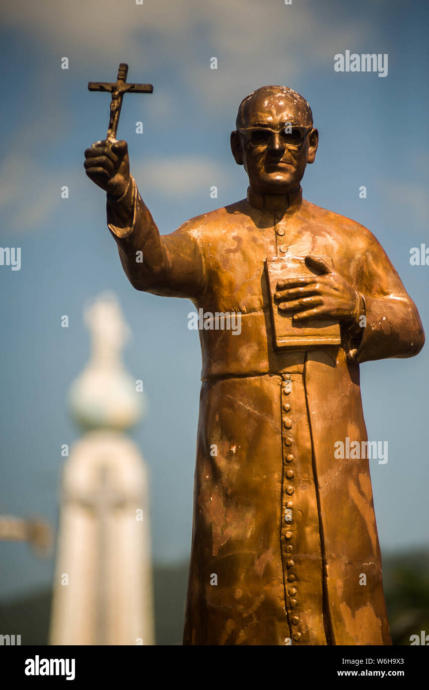 San Salvador, El Salvador. 2nd Aug, 2019. A statue of Saint Oscar ...