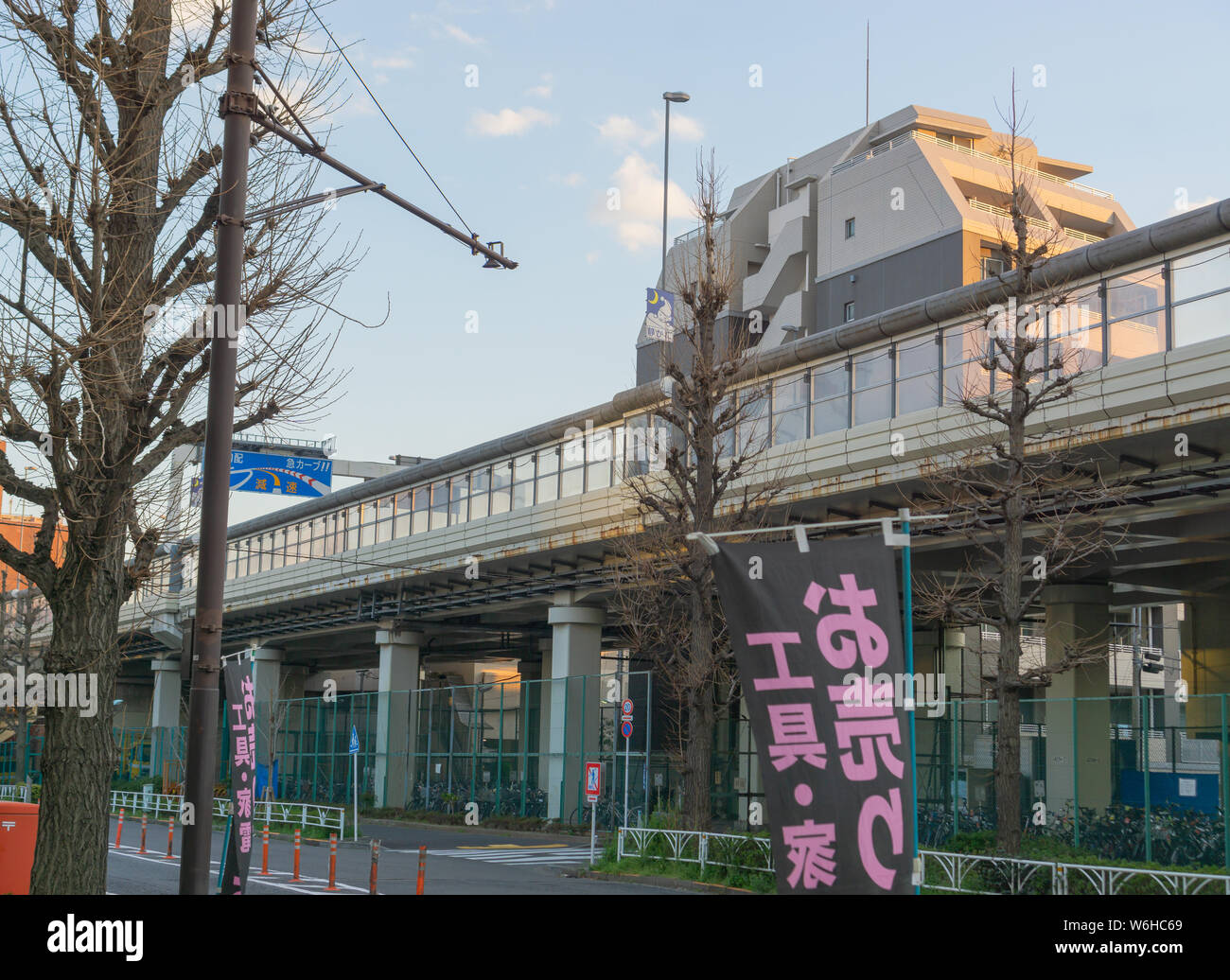 Streets of tokyo no person hi-res stock photography and images - Alamy