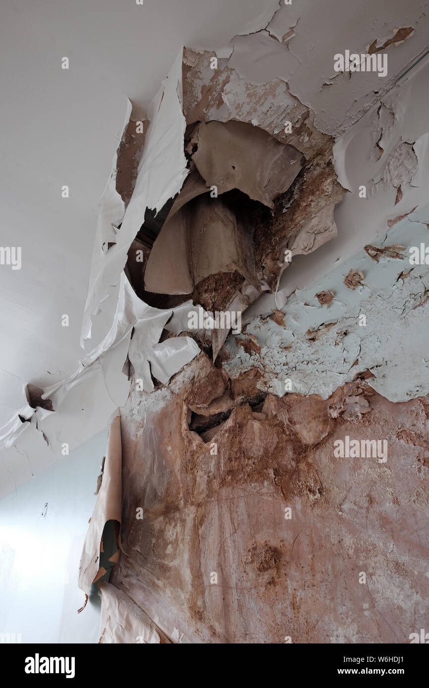 Paint falling off hi-res stock photography and images - Alamy