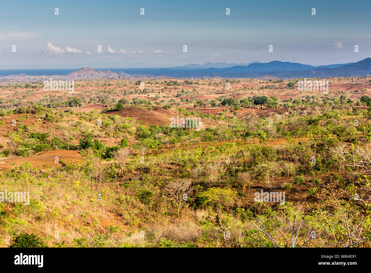 Malawi Landscape, Savannah with mountain in the Background, South-East ...
