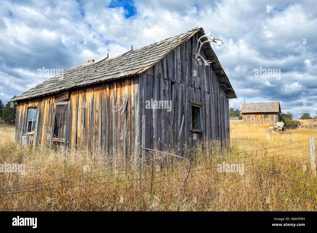 Wooden barns hi-res stock photography and images - Alamy