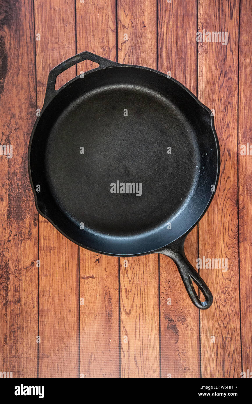 Cookware hi-res stock photography and images - Alamy