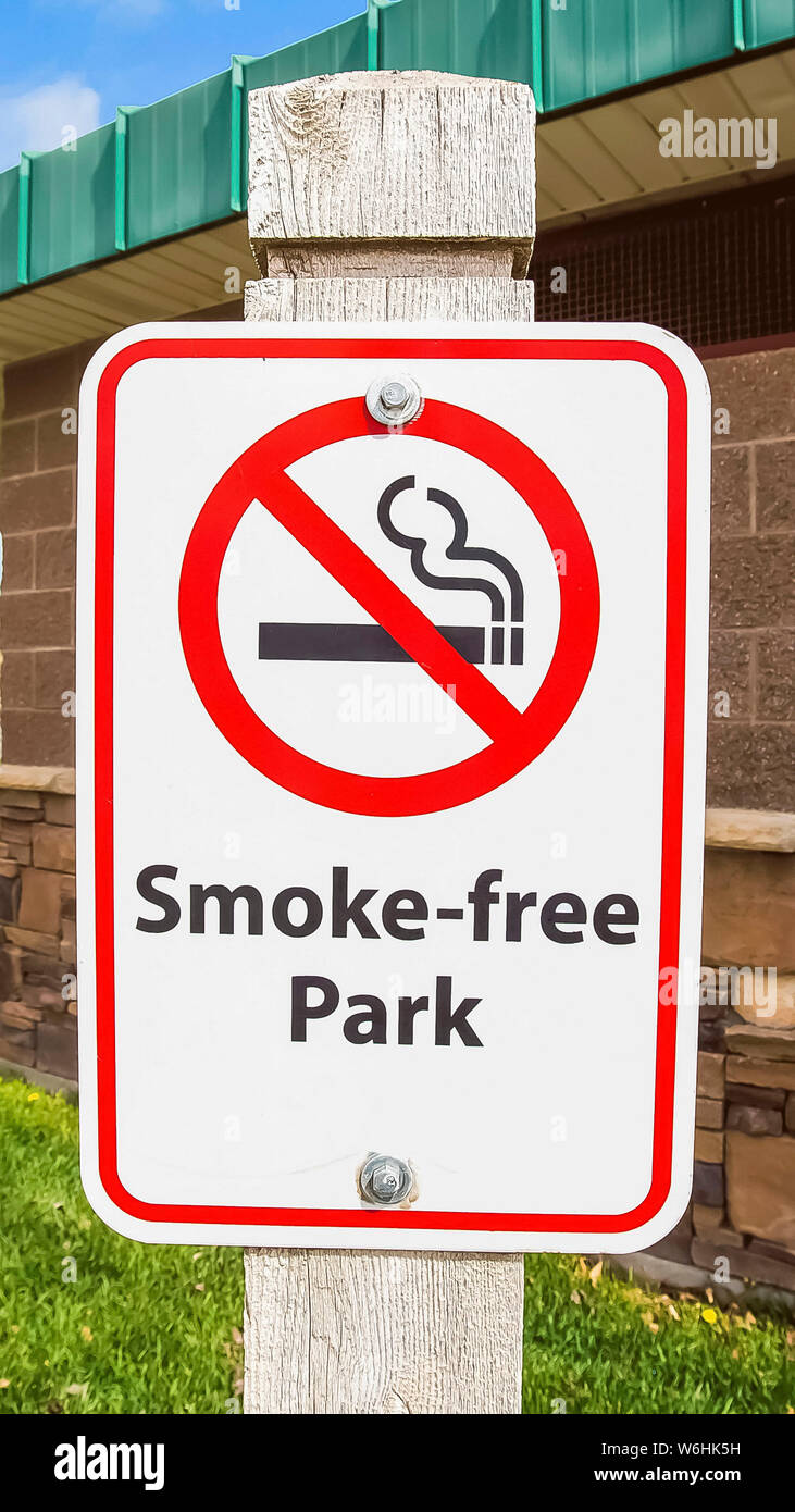 Smoke Free Park High Resolution Stock Photography and Images - Alamy