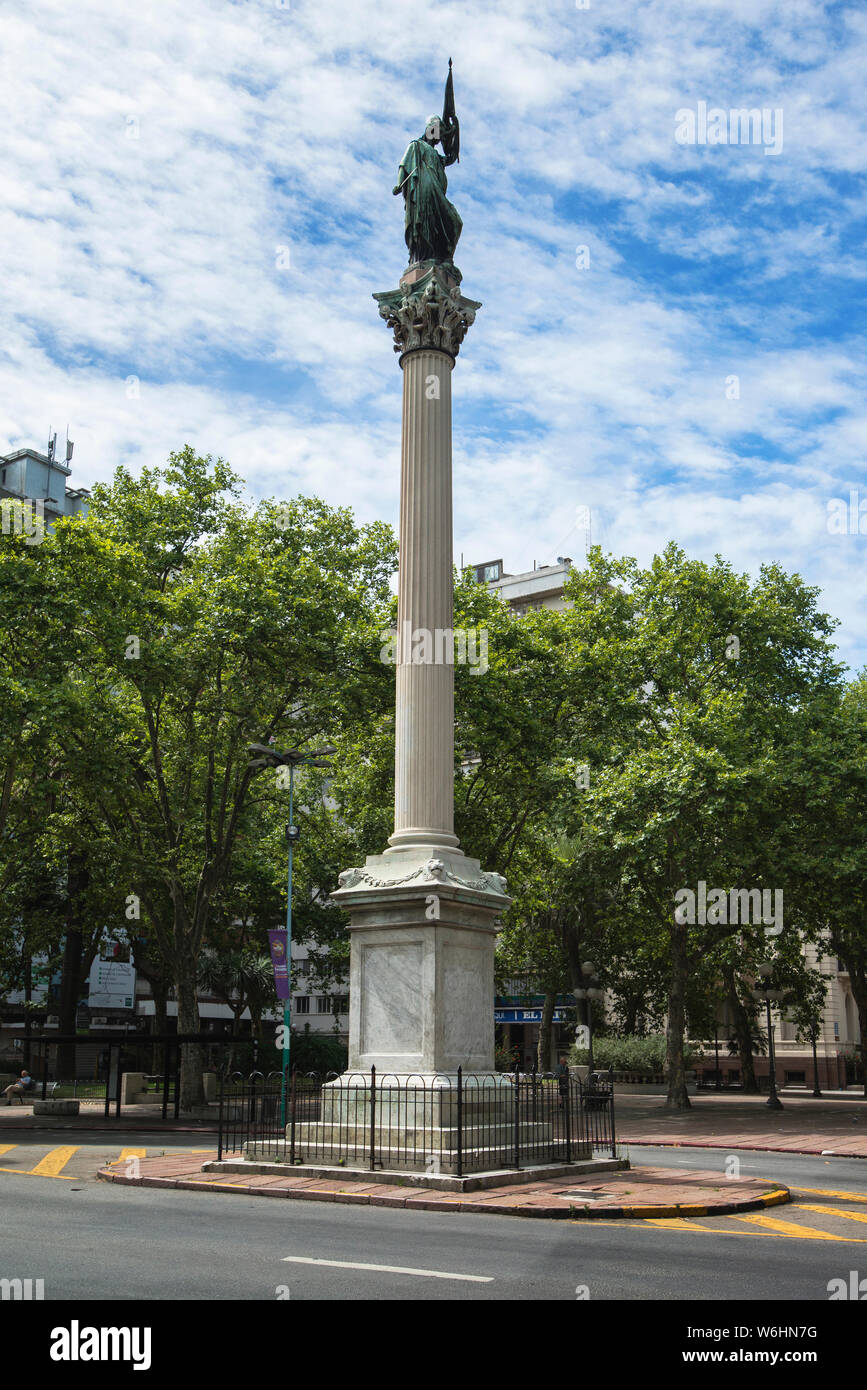 La Libertad Statue (Statue to justice) at Plaza Cagancha in Montevideo ...
