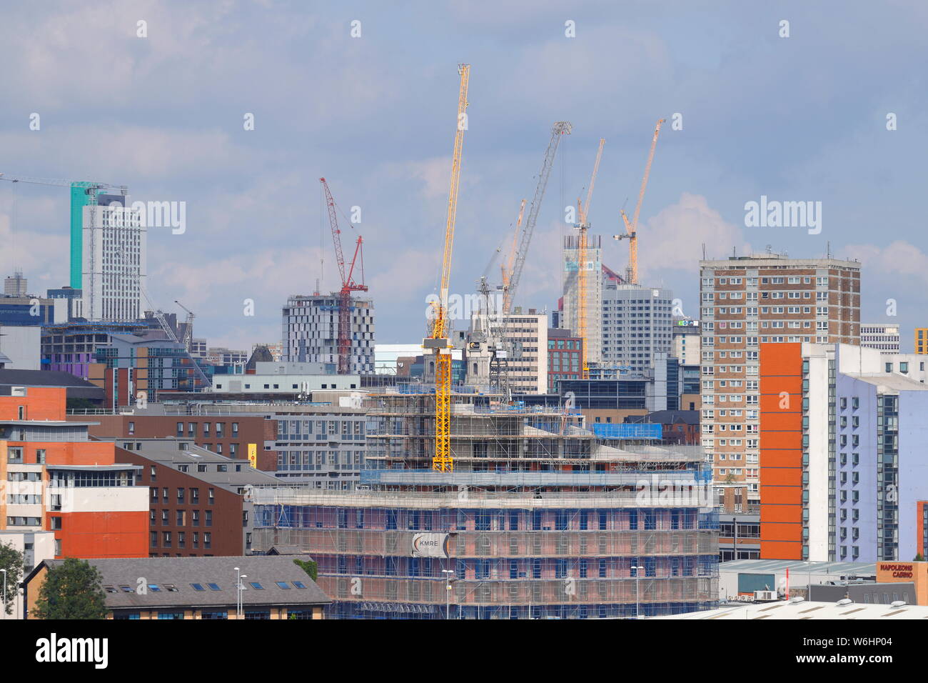 White tower crane in leeds hi-res stock photography and images - Alamy