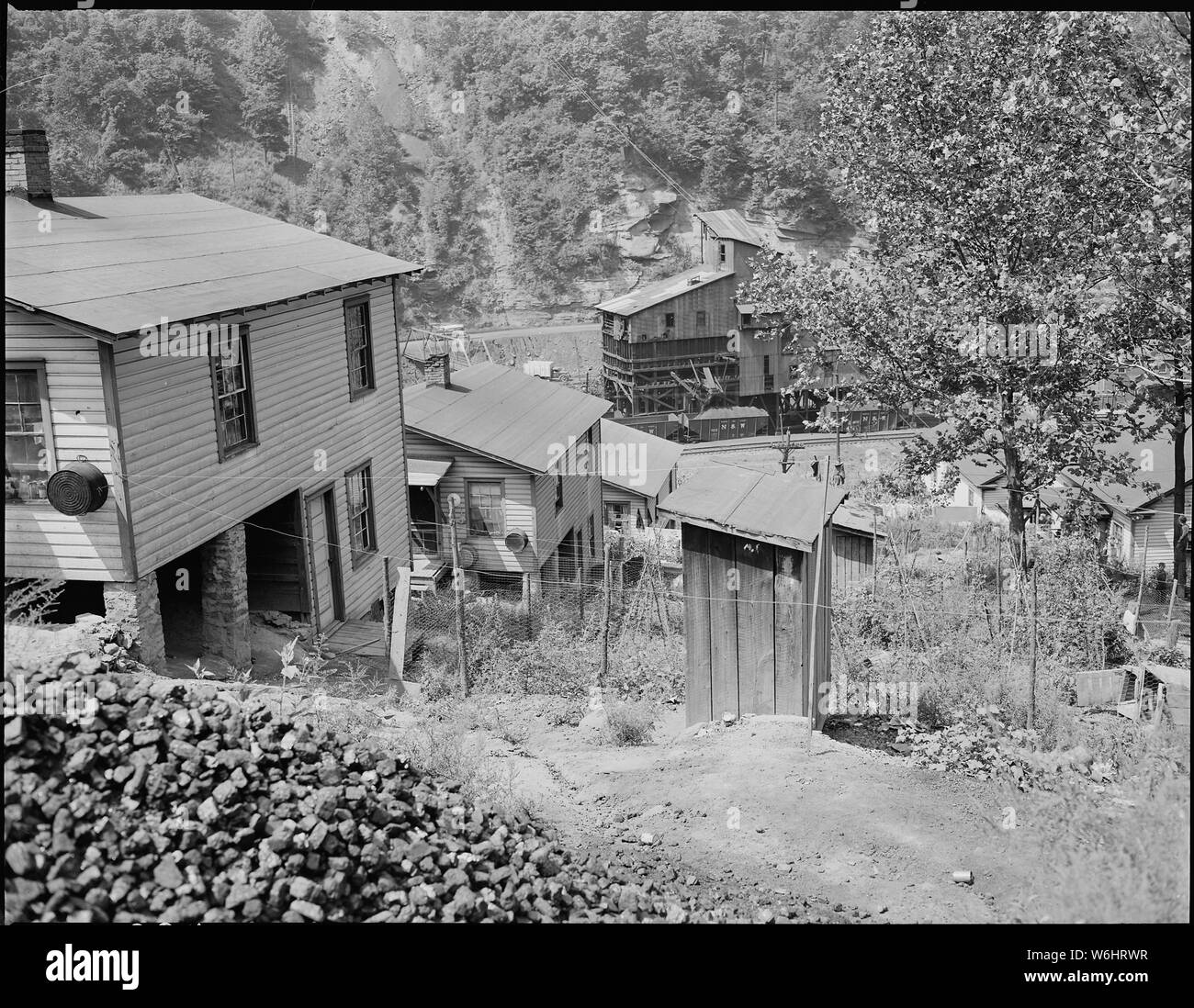 Coal mine houses hi-res stock photography and images - Alamy