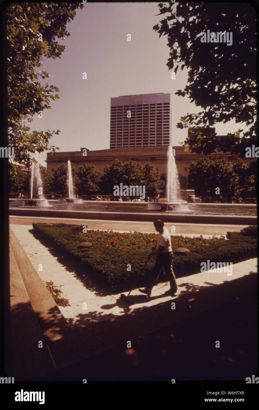 IN THE GARDENS OF THE MALL--CLEVELAND'S CIVIC CENTER Stock Photo - Alamy