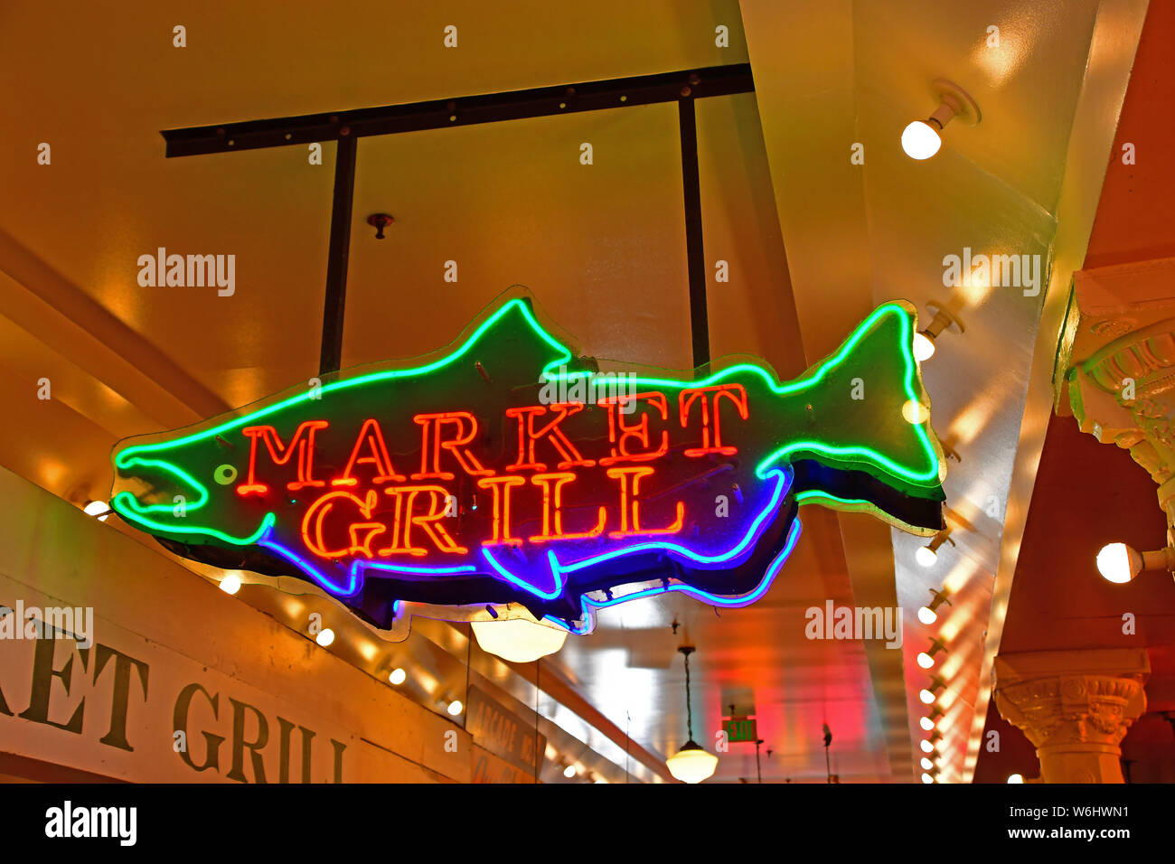 Neon sign for seafood hi-res stock photography and images - Alamy