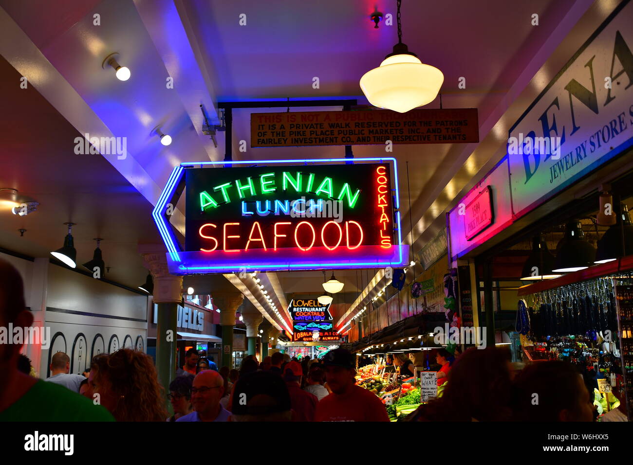 Seattle pike place market athenian hi-res stock photography and images ...