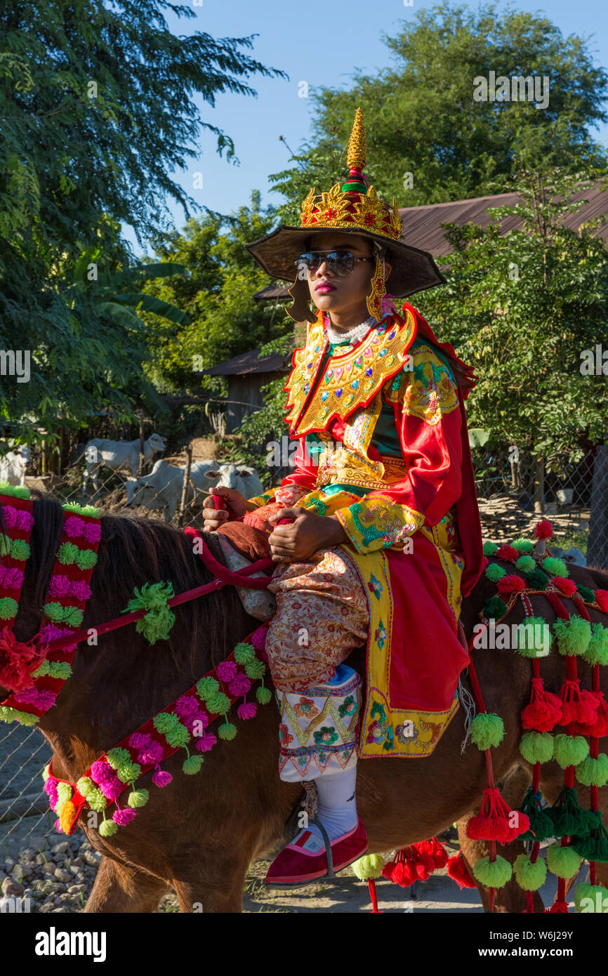 SAGAING, MYANMAR - NOVEMBER 27, 2016 :people gathering in tradional ...