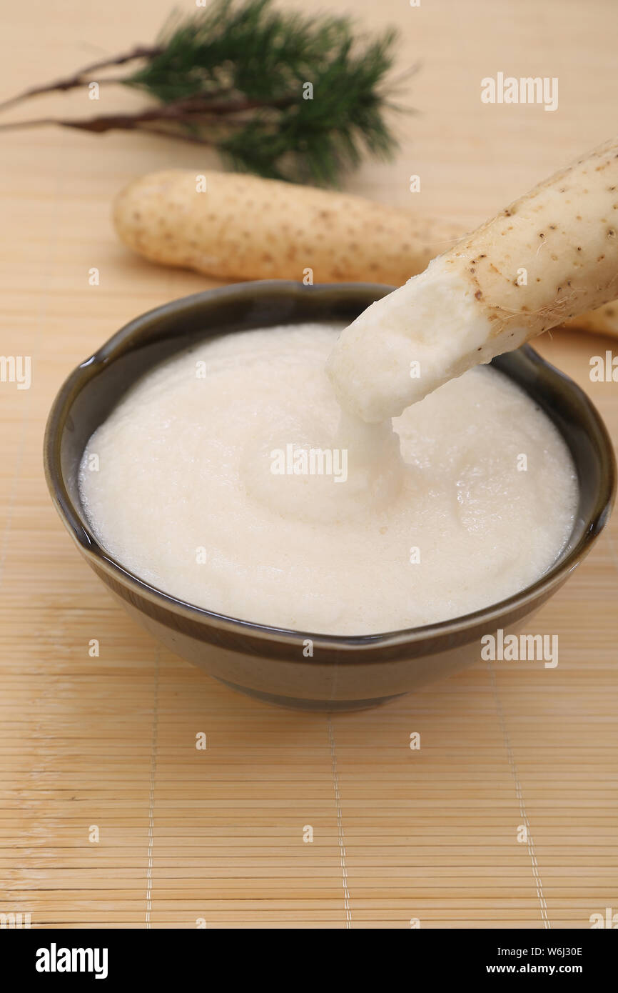 Tororo Grated Yam Stock Photo Alamy