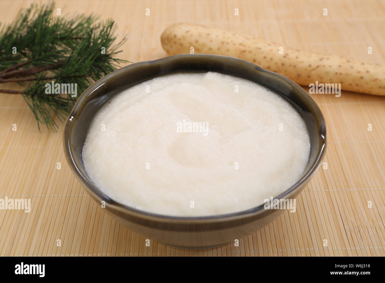 Tororo (Grated yam Stock Photo - Alamy