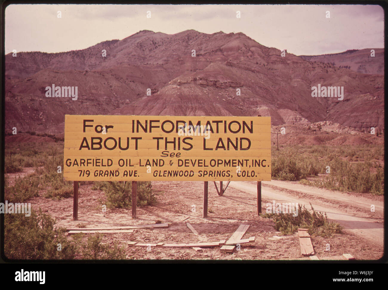 LAND DEVELOPMENT ADVERTISING IN ROCKY MOUNTAINS Stock Photo - Alamy