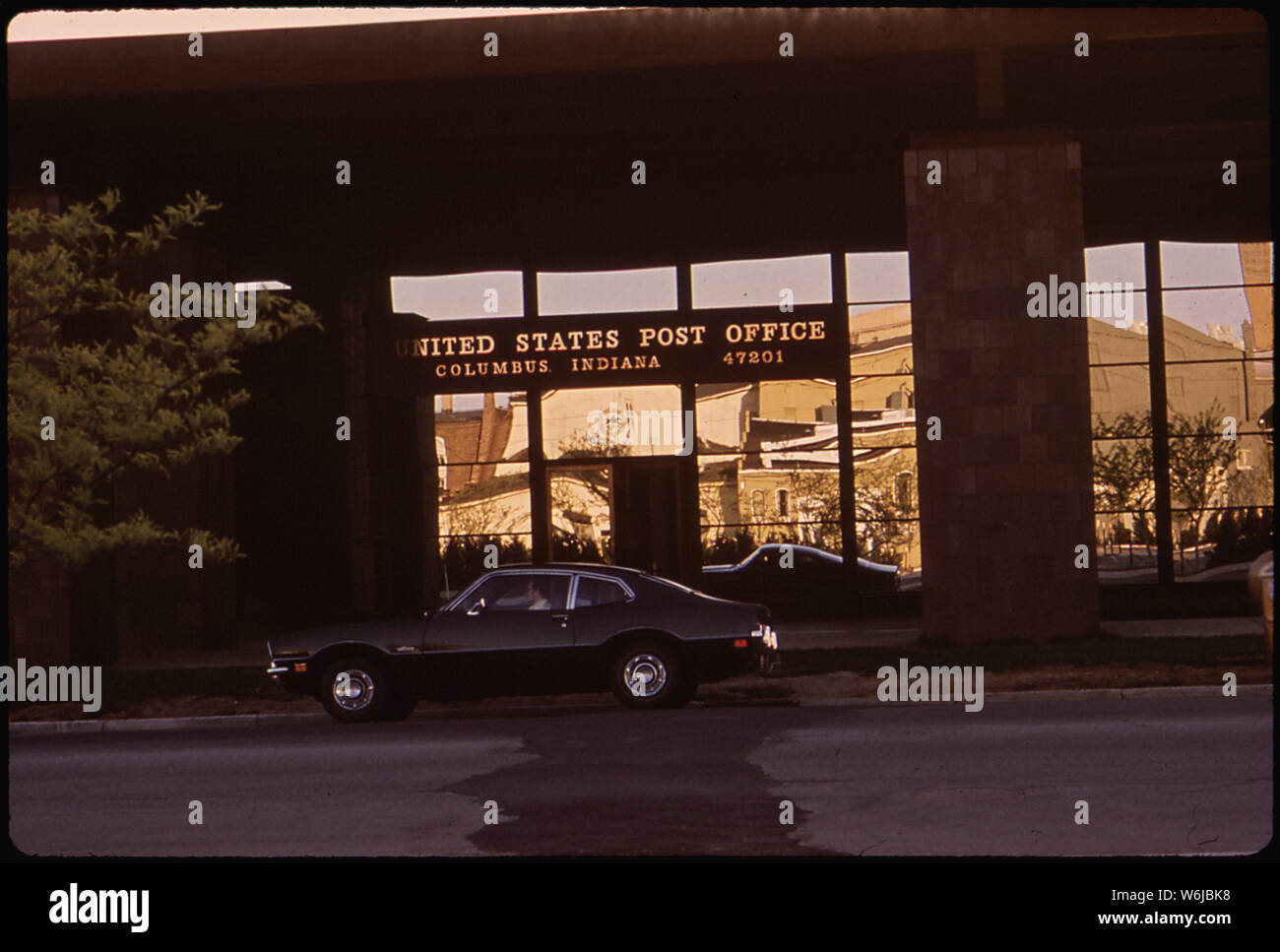 MAIN ENTRANCE OF THE POST OFFICE Stock Photo - Alamy