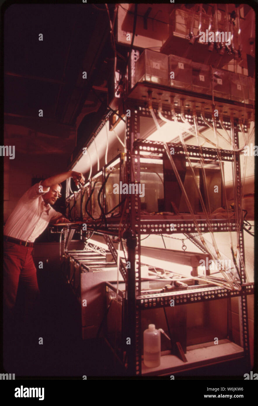 National water quality laboratory hi-res stock photography and images ...