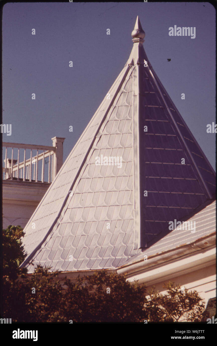 Turreted houses hi-res stock photography and images - Alamy