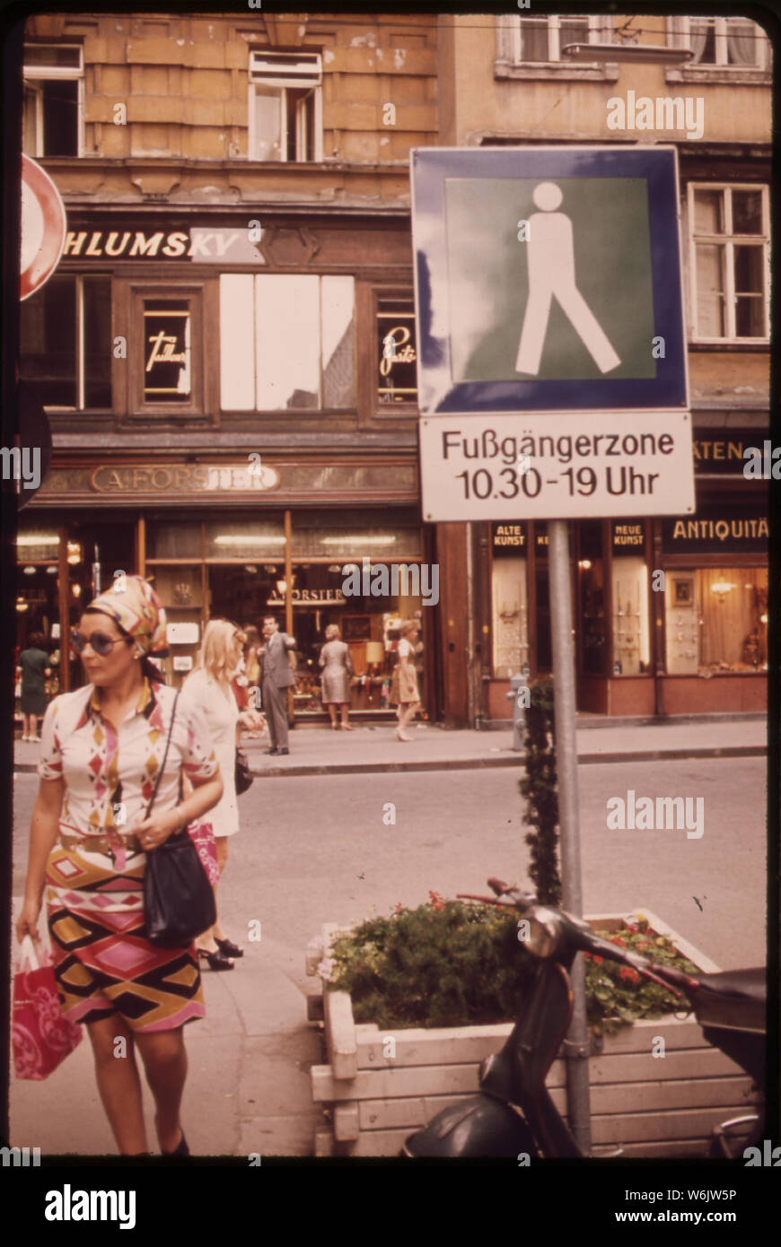 Pedestrian only zones hi-res stock photography and images - Alamy