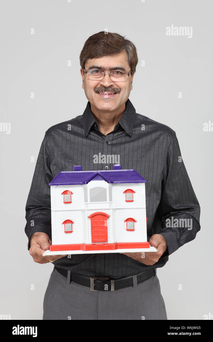 Senior indian man home hi-res stock photography and images - Alamy