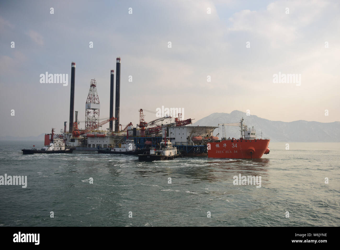 Oil and gas platform nigeria hi-res stock photography and images - Alamy