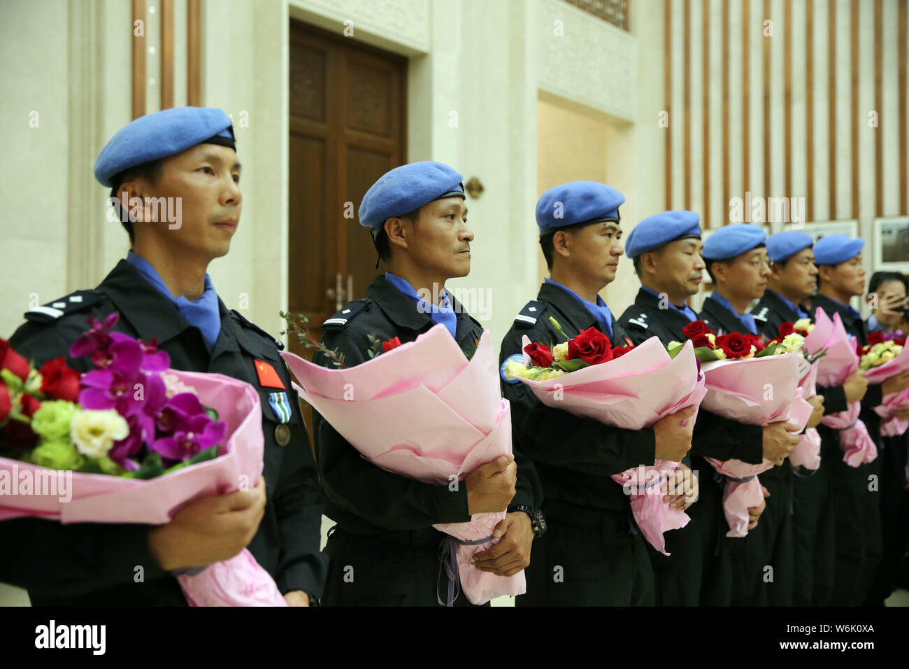Seven members of the sixth team of Chinese peacekeeping police to South ...