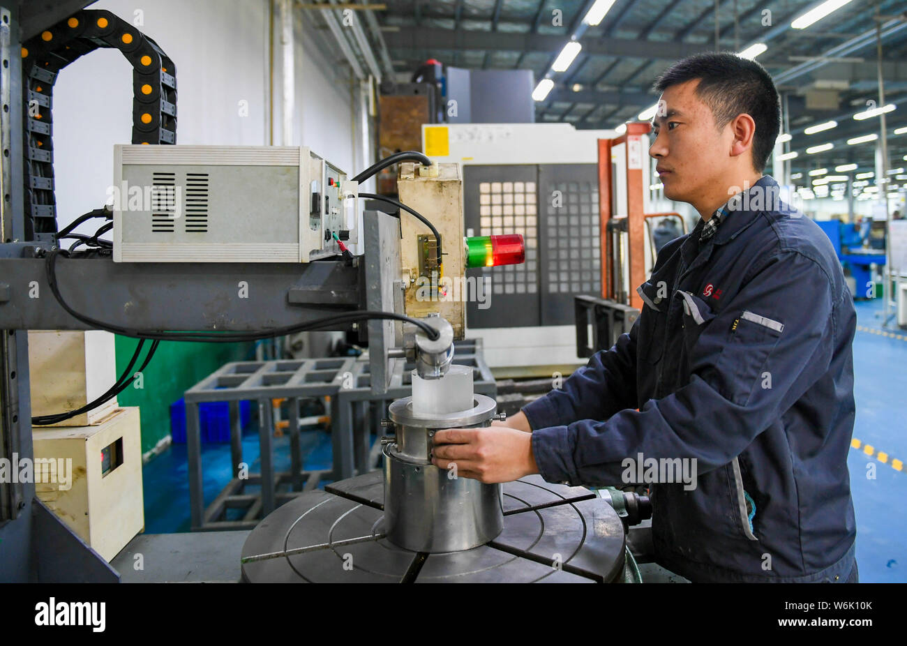 Sapphire crystal hi-res stock photography and images - Alamy