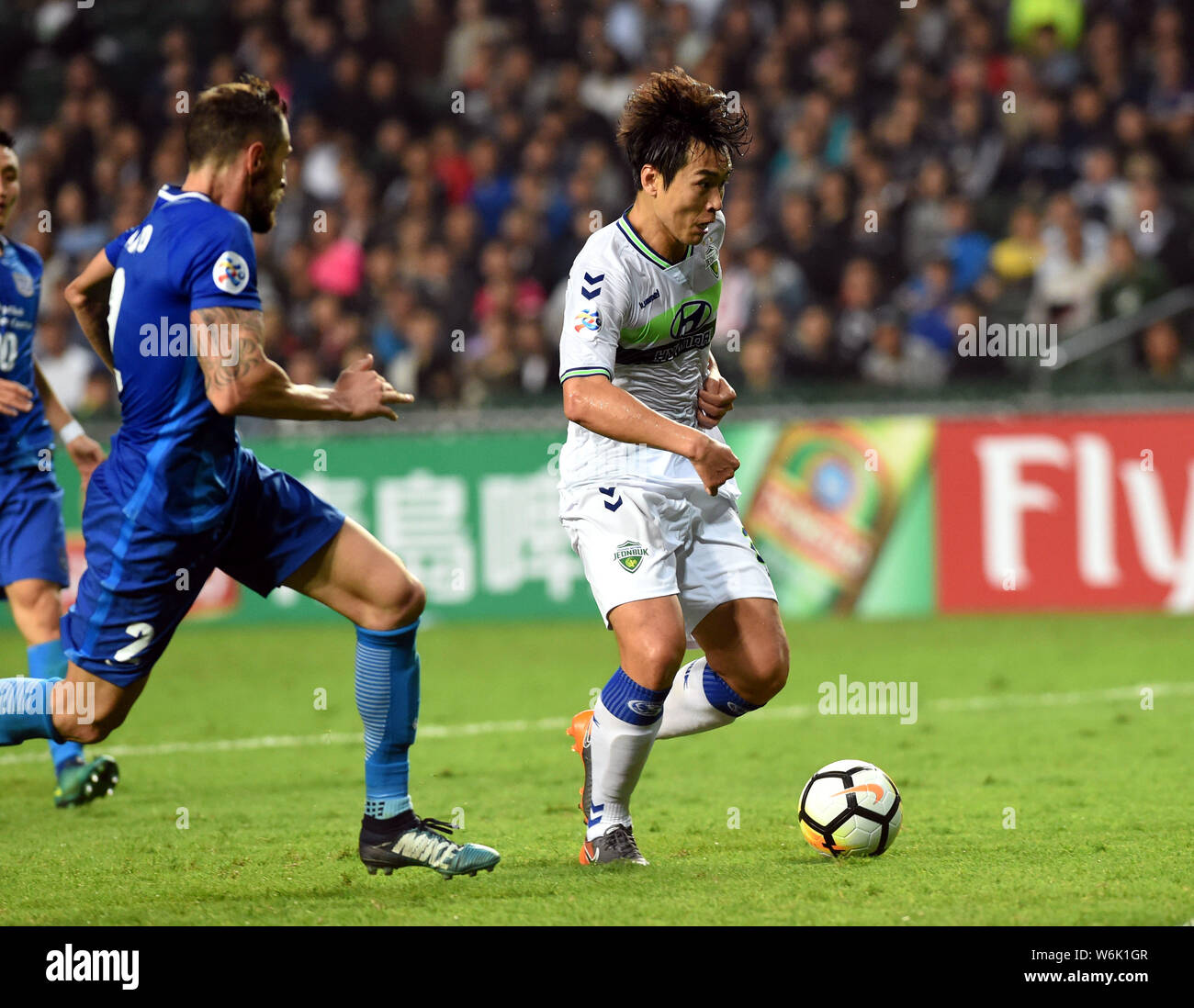 Dong gook lee hi-res stock photography and images - Alamy