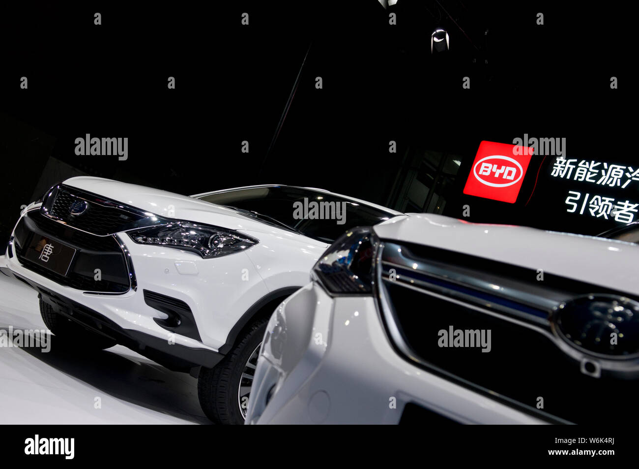 Byd stand hi-res stock photography and images - Alamy