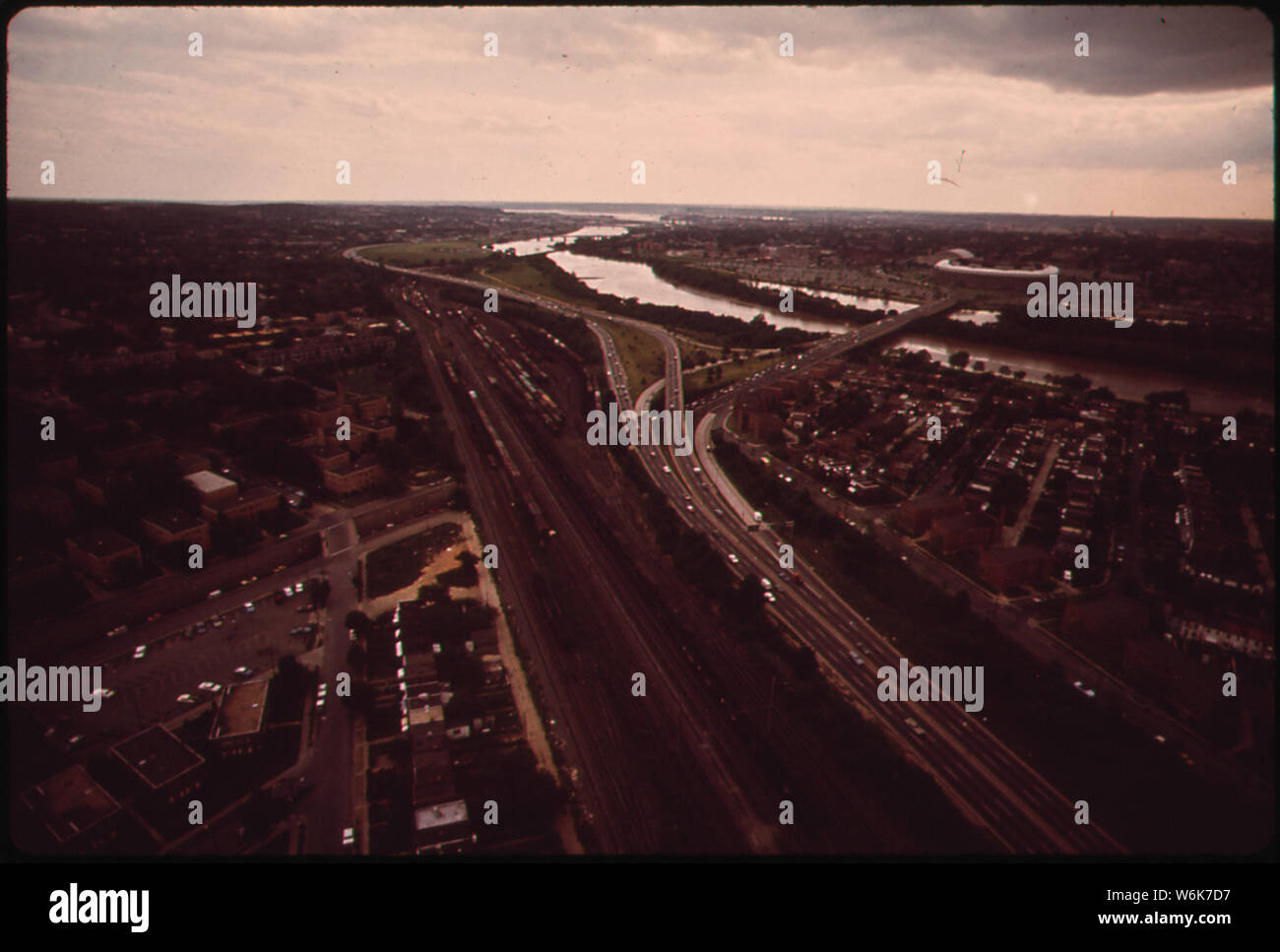 RAILROAD YARDS AND ANACOSTIA RIVER. LOOKING SOUTH Stock Photo - Alamy