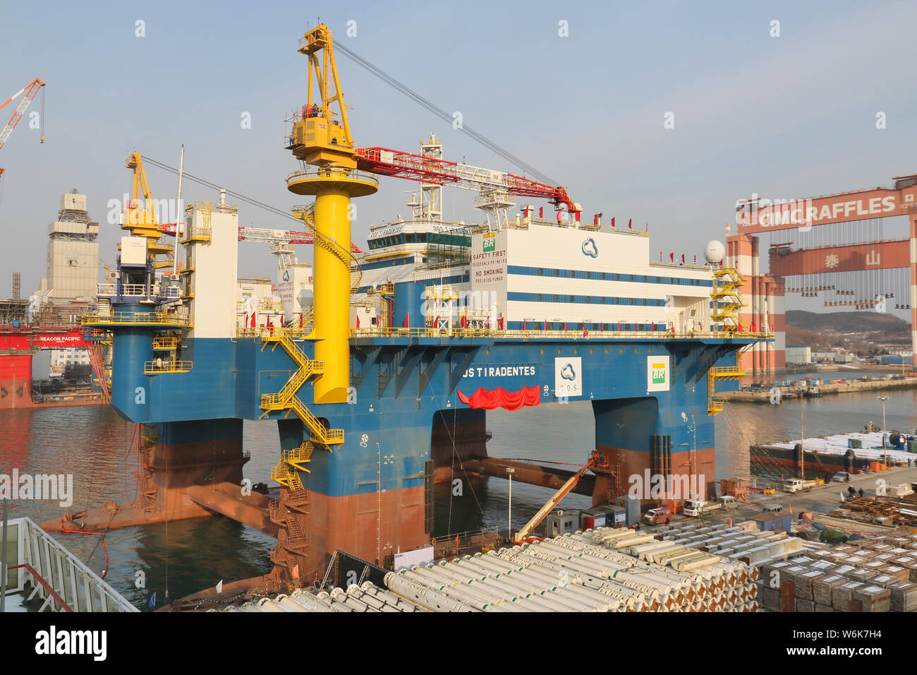 The semi-submersible accommodation vessel (SSAV), OOS Tiradentes ...