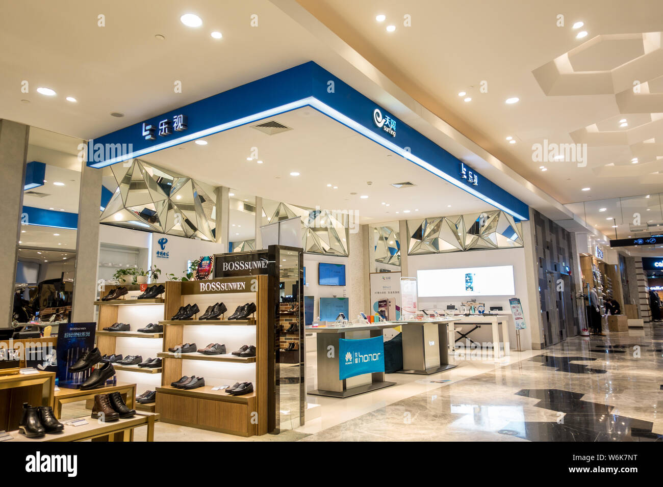 Tec 4 hi-res stock photography and images - Alamy