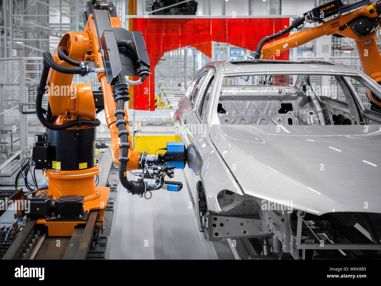 Bmw manufacturing plant hi-res stock photography and images - Alamy
