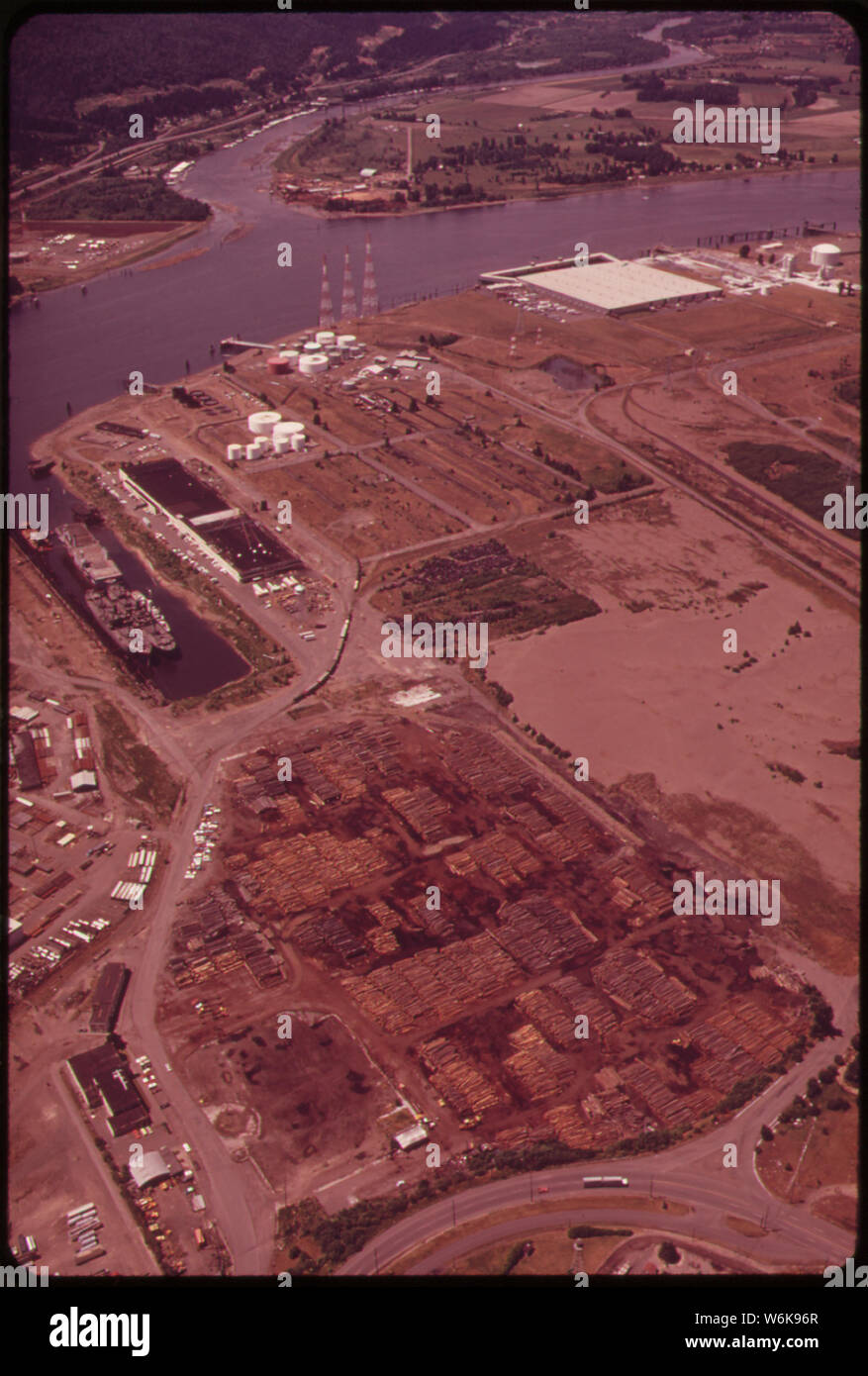 RIVERGATE INDUSTRIAL COMPLEX AND TERMINAL AREA ON THE WILLAMETTE RIVER ...