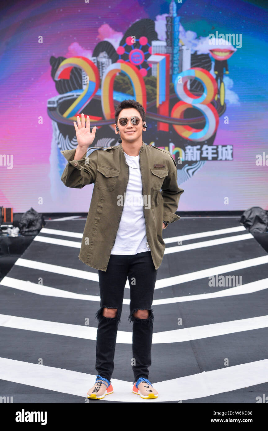 **TAIWAN OUT**South Korean singer-songwriter and actor Jung Ji-hoon ...