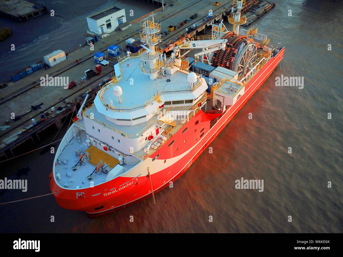 Aerial view of the world's first deep-sea dynamic positioning crude oil ...