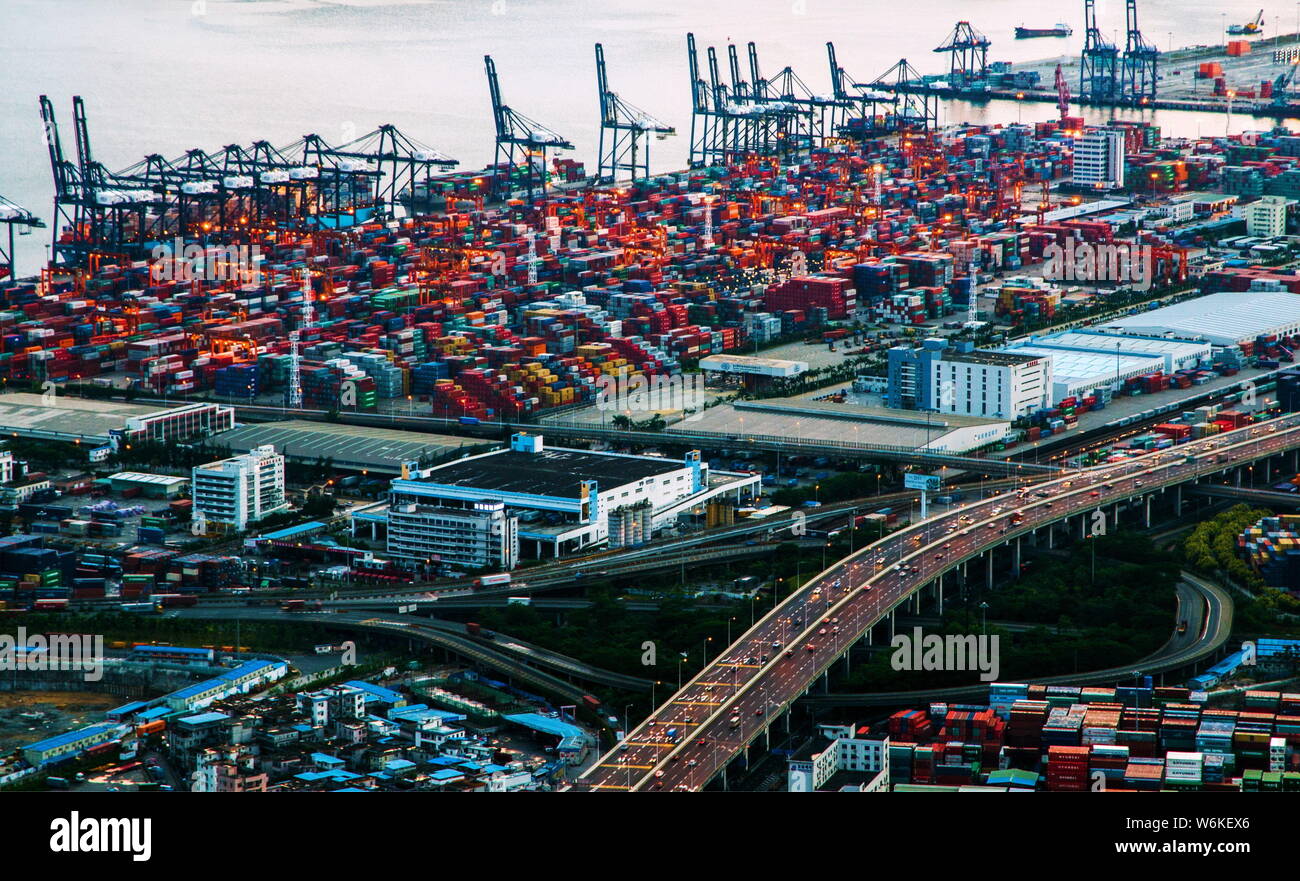 Port zone hi-res stock photography and images - Alamy