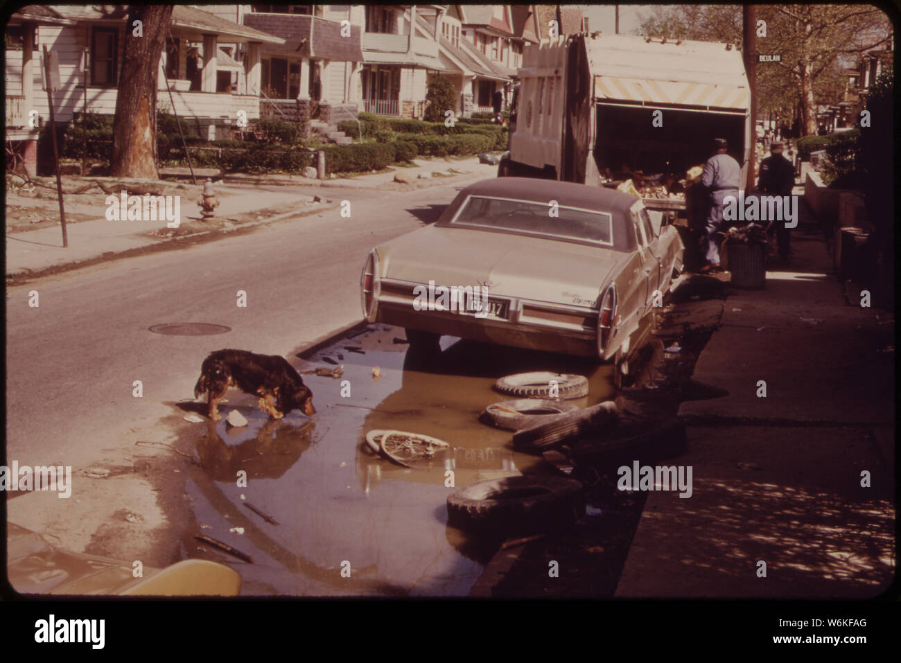 SANITATION DEPARTMENT AT WORK ON EAST 124TH AND BEULAH STREETS. TO ...
