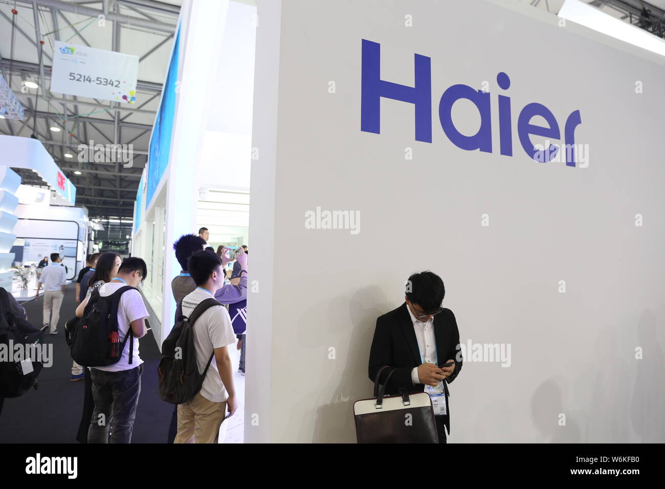 Haier group hi-res stock photography and images - Alamy