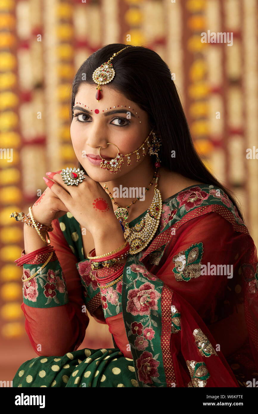 Portrait of an Indian bride Stock Photo - Alamy