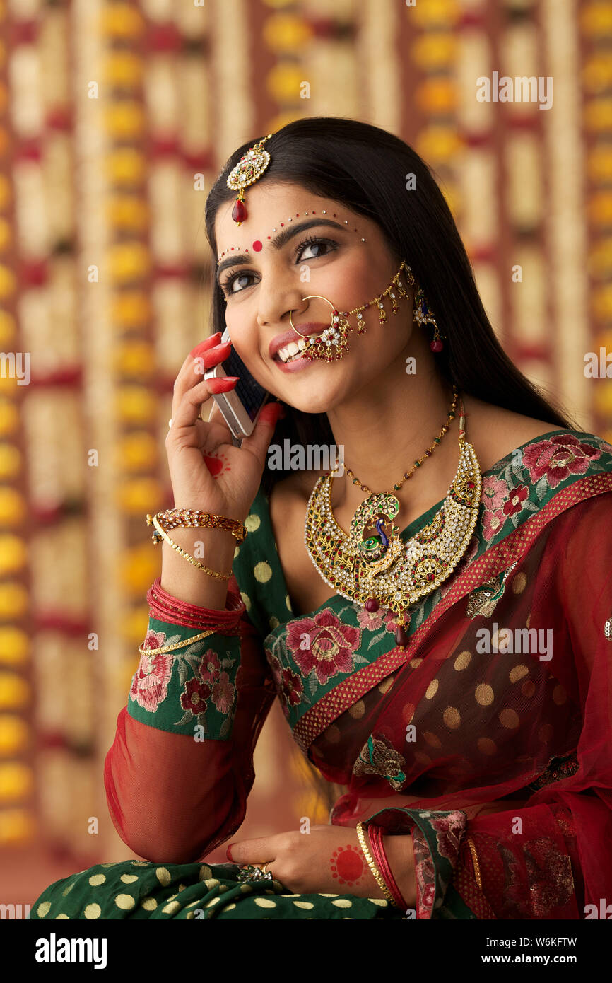 Beautiful indian girl talking on hi-res stock photography and images ...