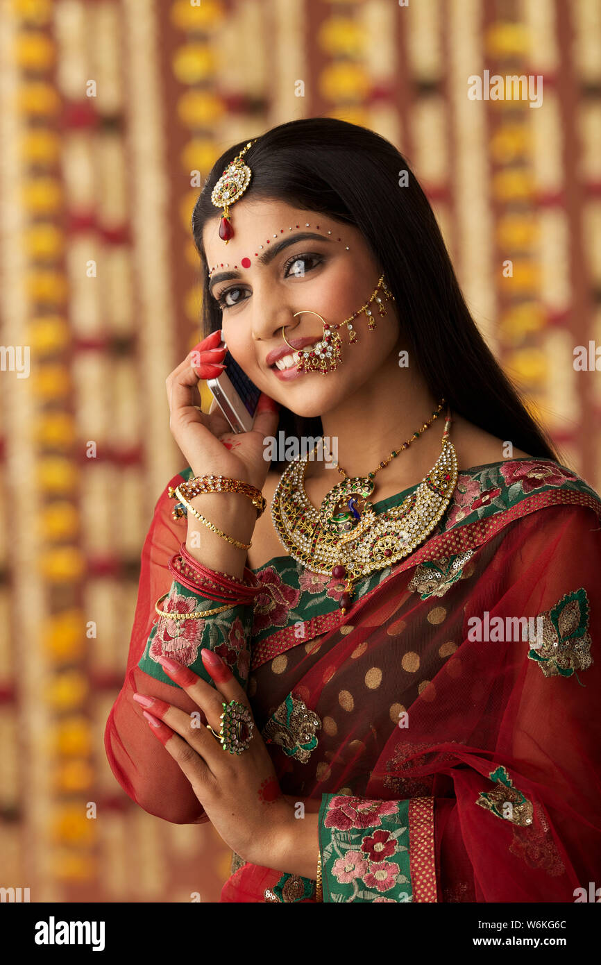 Indian beautiful girl talking phone hi-res stock photography and images ...