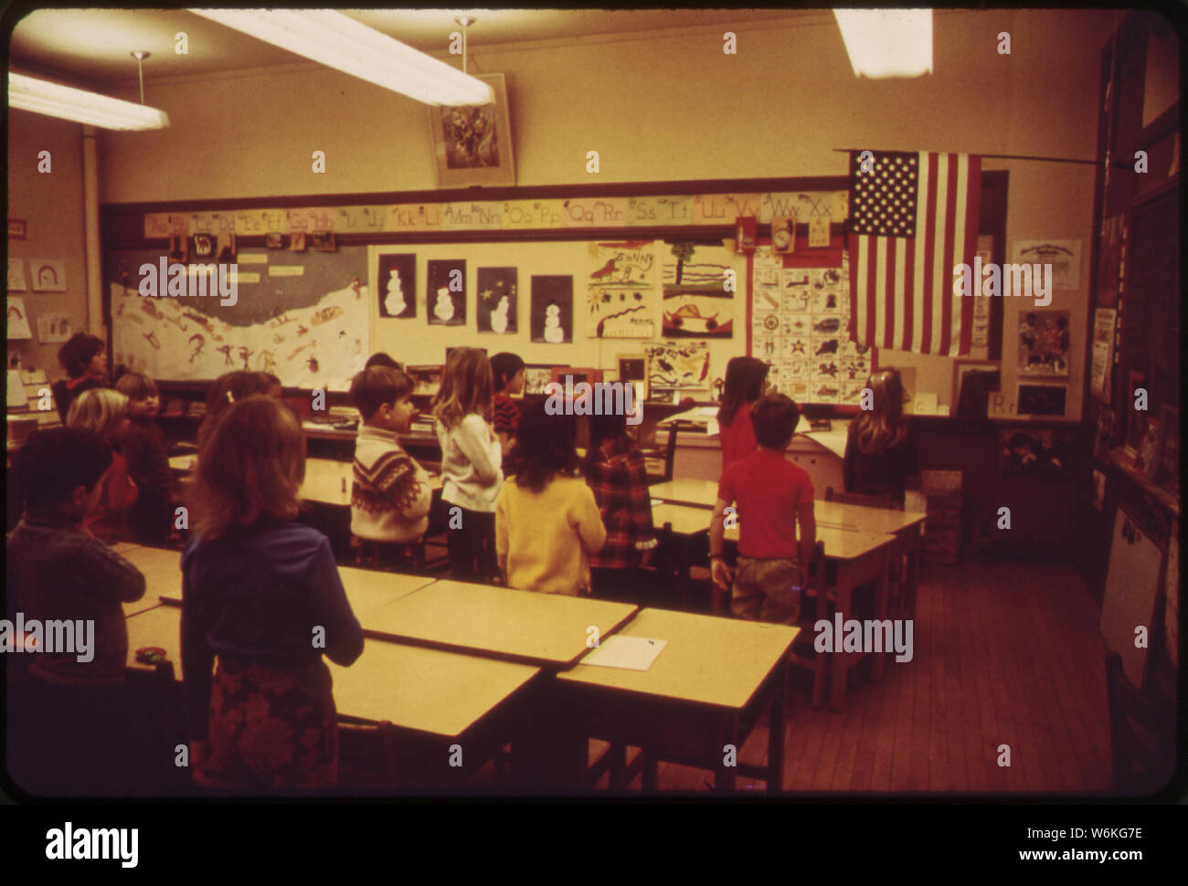 SECOND GRADERS PLEDGE ALLEGIANCE IN ROCKPORT ELEMENTARY SCHOOL Stock ...