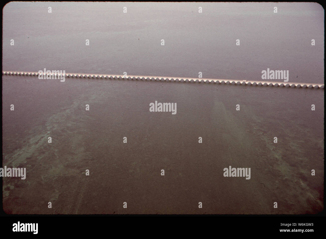 SEVEN MILE BRIDGE, LONGEST OF A SERIES OF CONCRETE BRIDGES LINKING THE ...