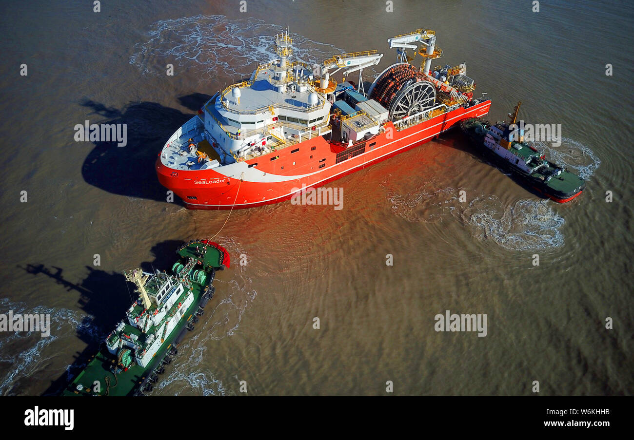 Aerial view of the world's first deep-sea dynamic positioning crude oil ...