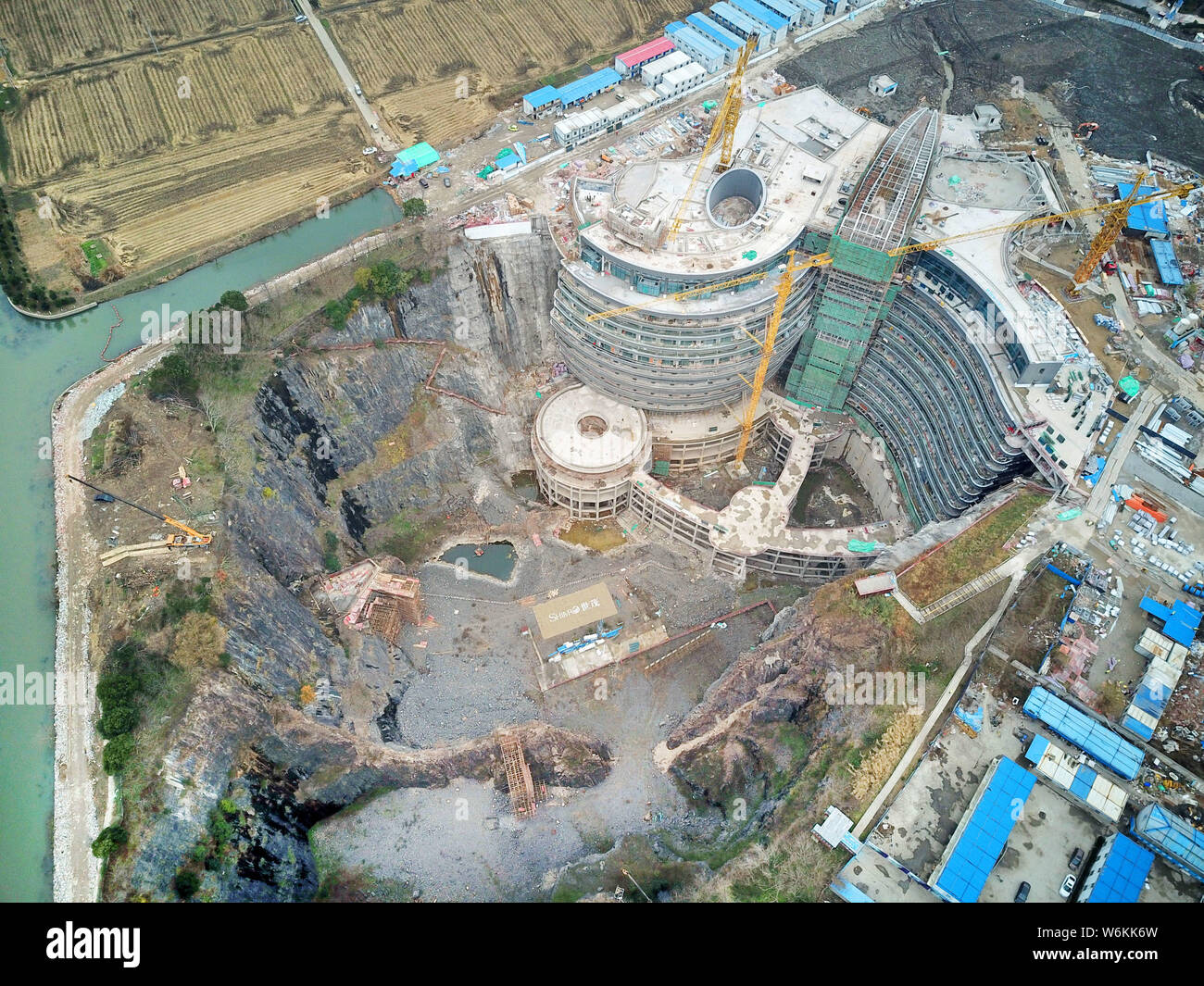 The five-star Shanghai Tianmashan Pit Hotel, also known as the Shimao Wonderland ...