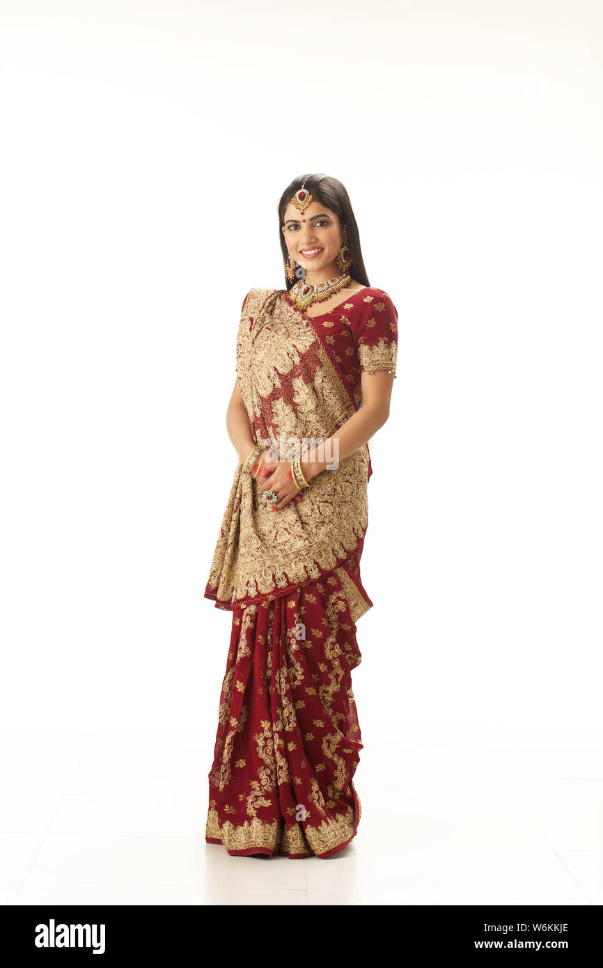 Full length indian bride standing hi-res stock photography and images ...