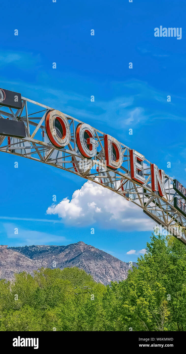 Welcome Arch High Resolution Stock Photography and Images - Alamy