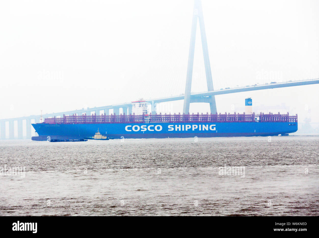 China's first 20,000 TEU container vessel "COSCO SHIPPING ARIES", also ...