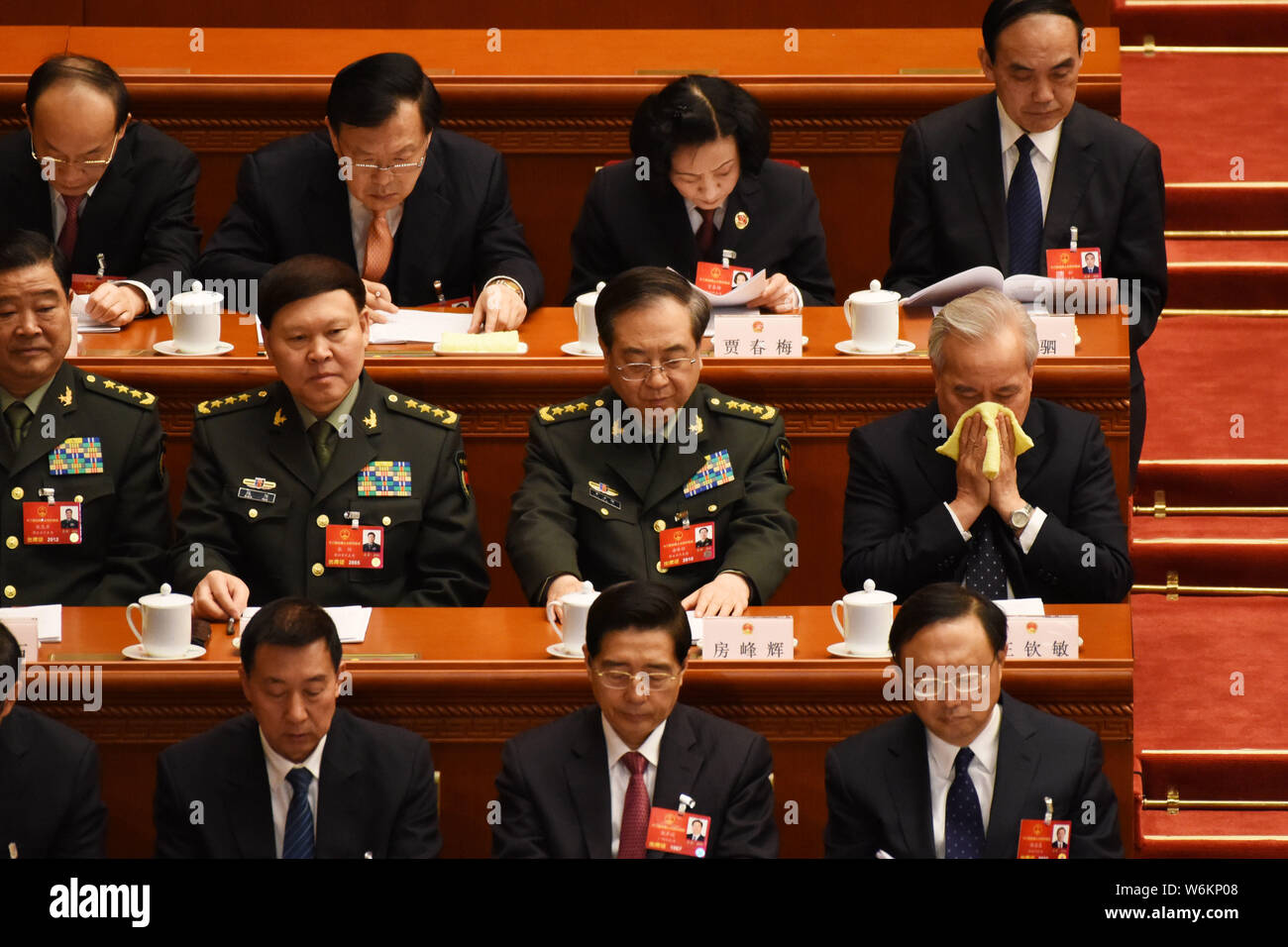 --FILE--Fang Fenghui, center, member of China's Central Military ...