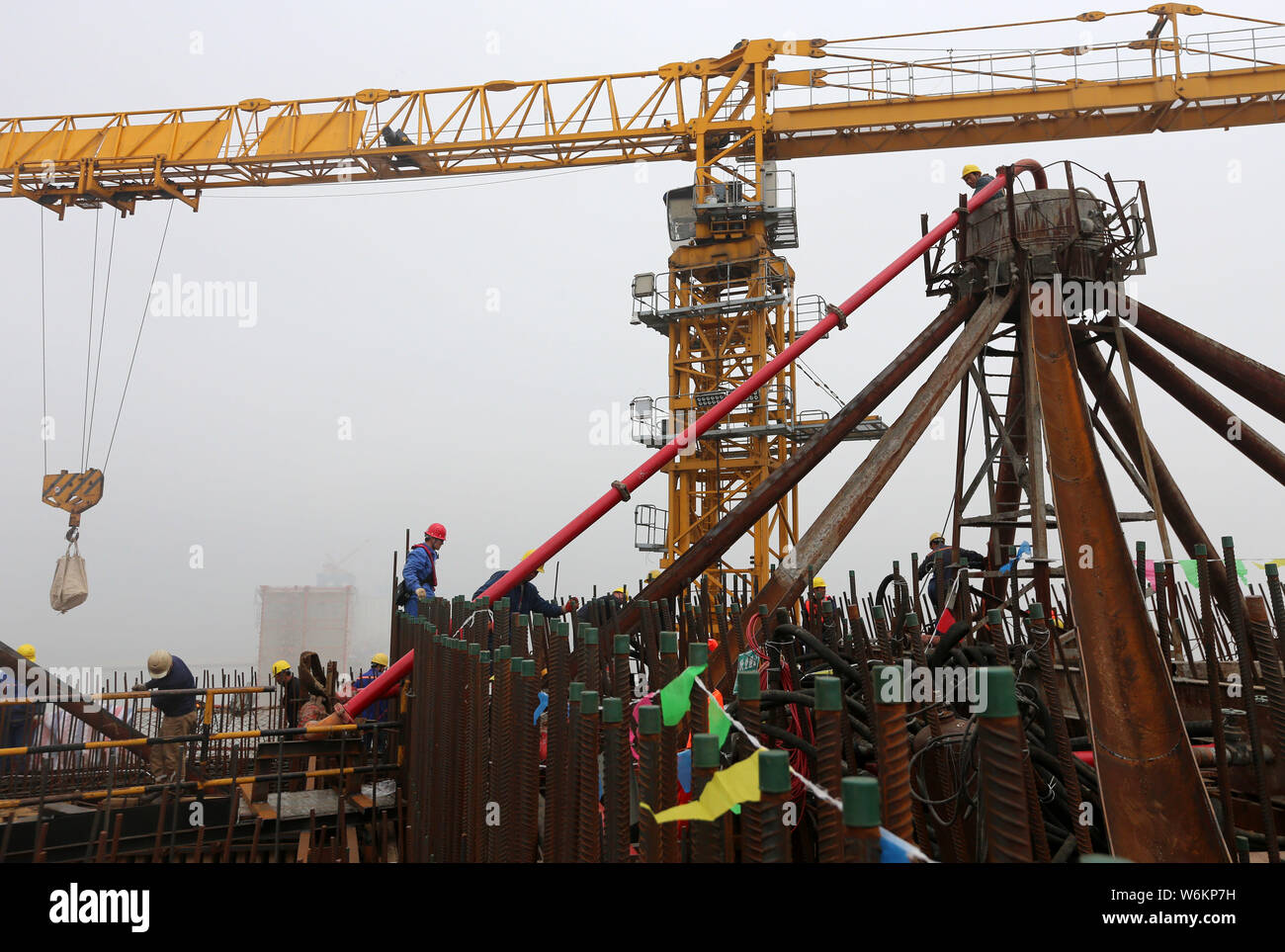--FILE--The No.28 main pier of the world's longest cable-stayed bridge ...