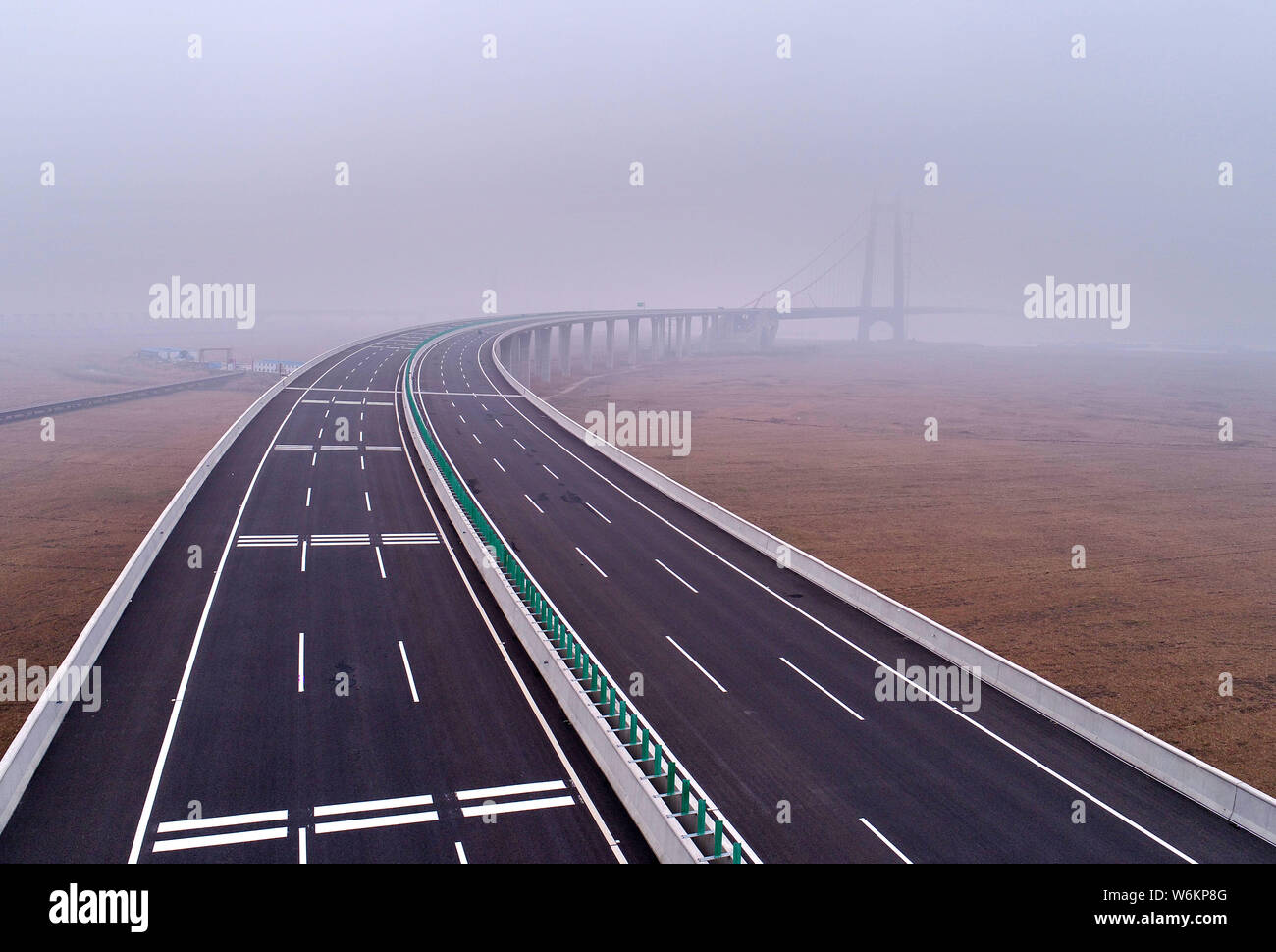 Dongting Lake Bridge High Resolution Stock Photography and Images - Alamy